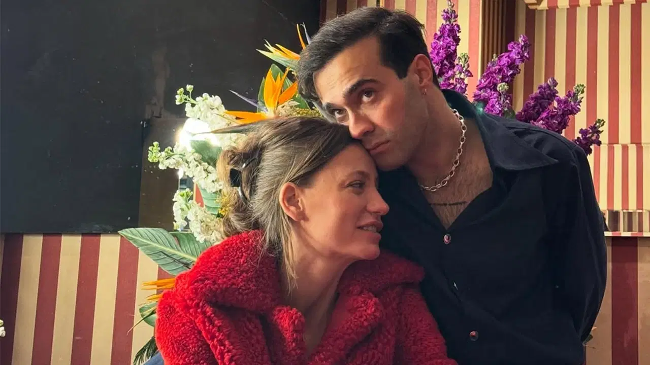 Mert Demir’in Serenay Sarıkaya’ya "Ateşe Düştüm" Dedirten Romantik Jest ...